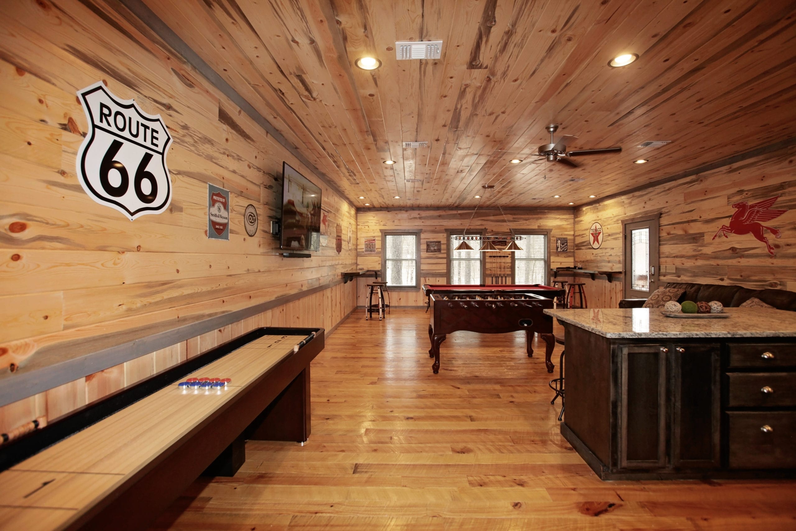 cabin game room and kitchen - Blue Beaver Cabins